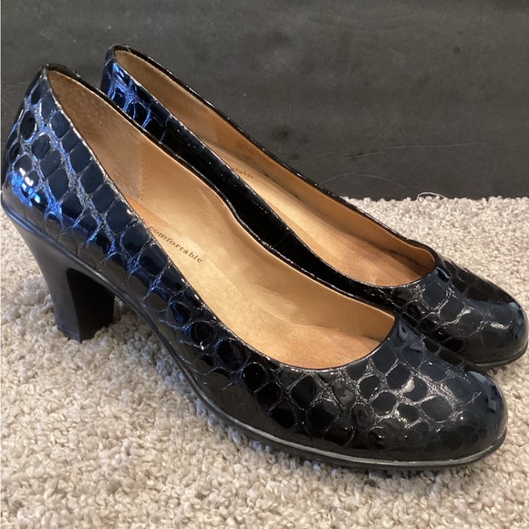 Softspots | Shoes | Softspots Salude Croco Black Patent Leather Pumps ...